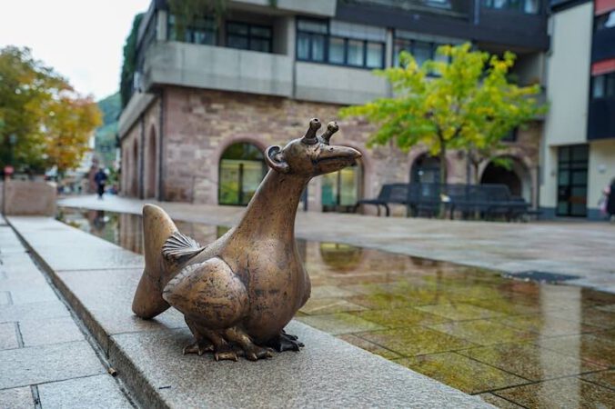 Skulpturen von Gernot Rumpf schmücken Wasserläufe bei „Wasser in die ...