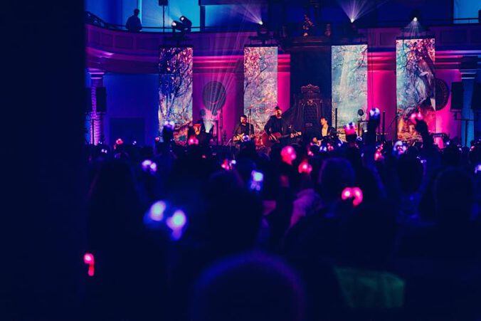„Church in Colors“ – rekordverdächtige Tournee mit tausenden Farben ...